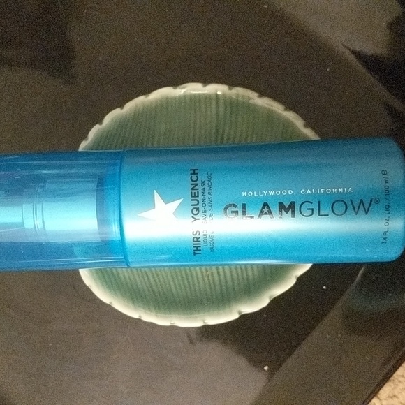 GLAMGLOW | Hair | Liquid Leaveon Mask Spray | Poshmark